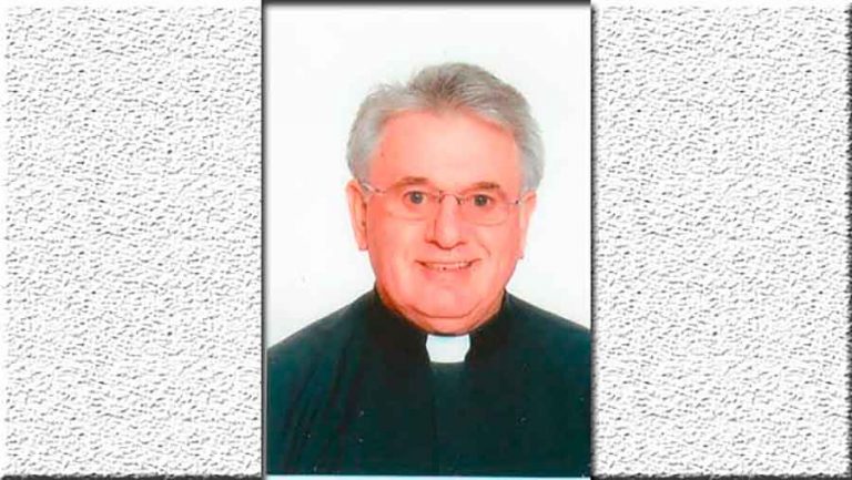 Ha fallecido el padre Brian Stenson, que ejerció su ministerio en Baza ...